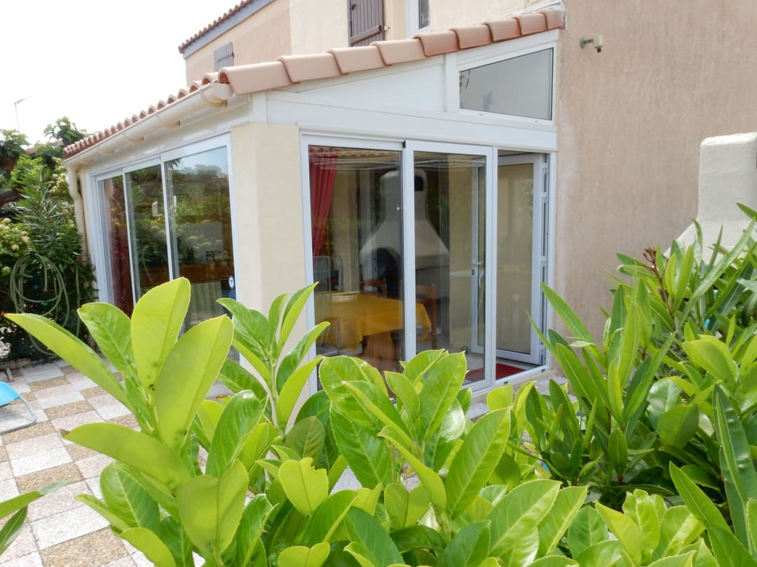 Maison Bleu Rentals | Lake.com