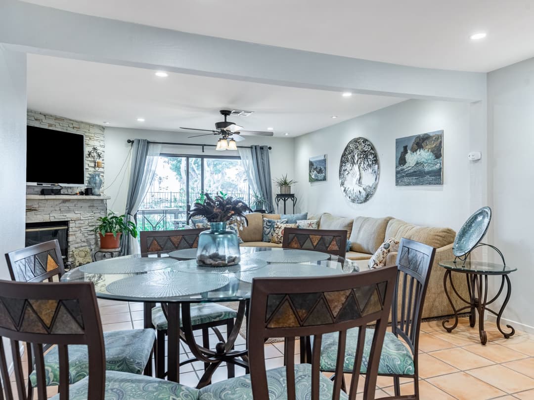 Meerblick Eigentumswohnung gegenüber dem Strand Rentals | Lake.com