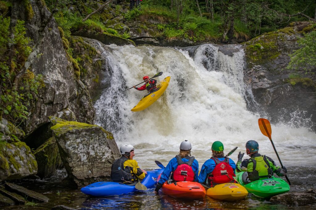 Whitewater Kayaking Rivers: Best Rapids Guide | Lake.com
