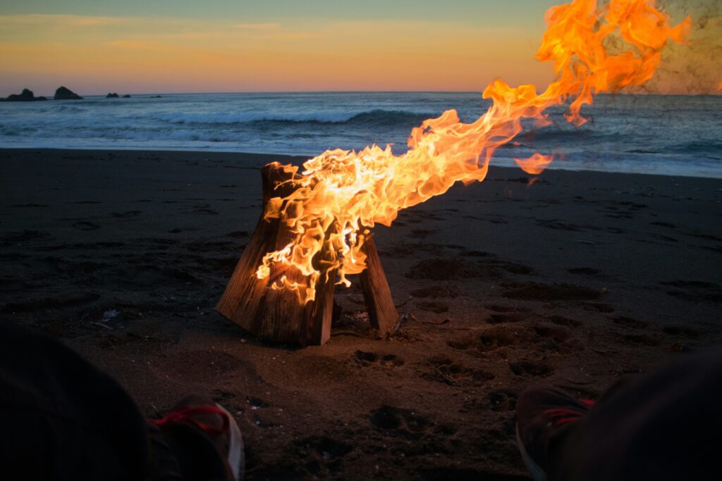 Beach Bonfire Essentials: How to Host the Perfect Seaside Fire Pit Event